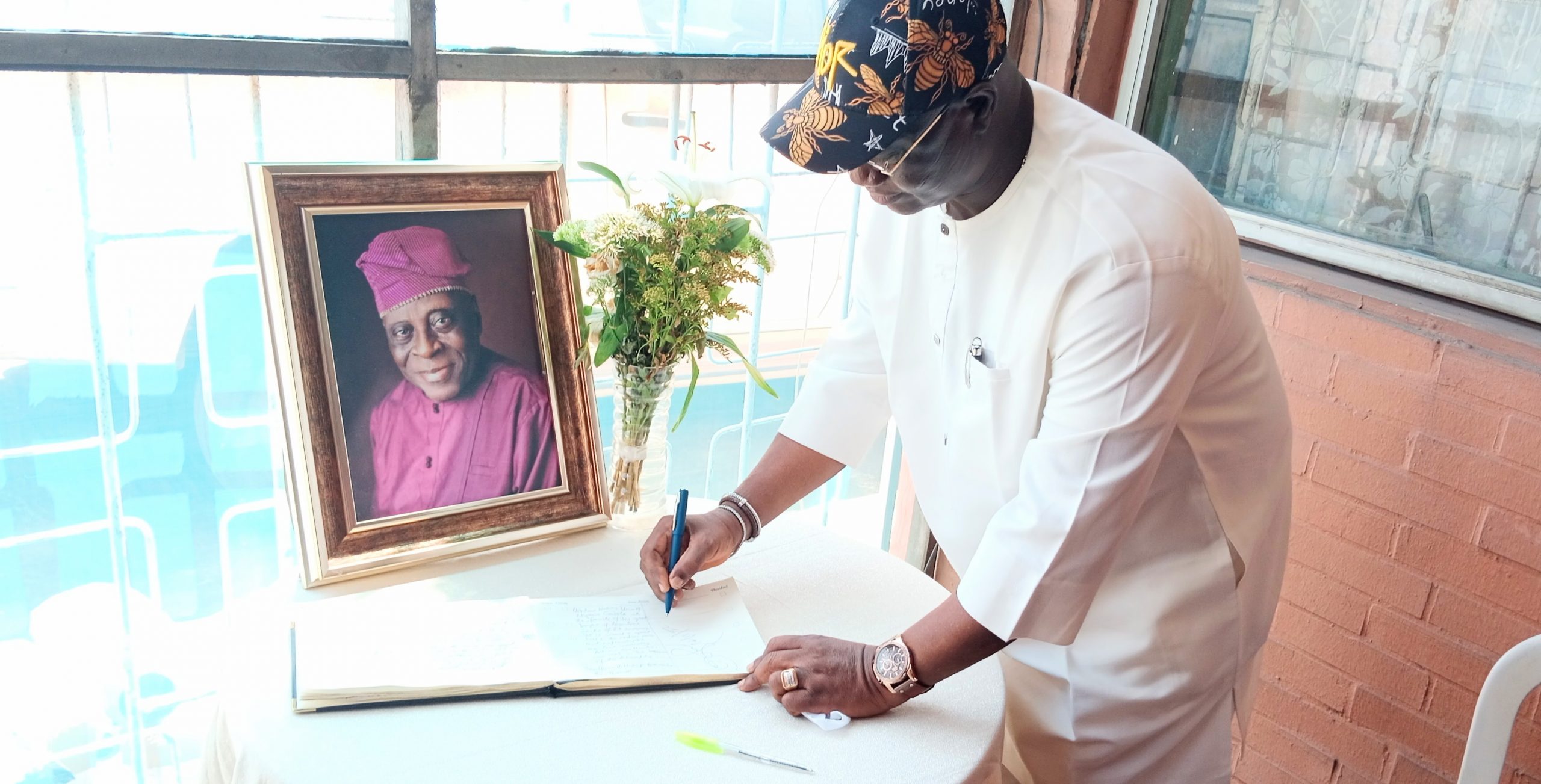 MWUN visits late Otunba Folarin' s family; lauds his contributions to ...